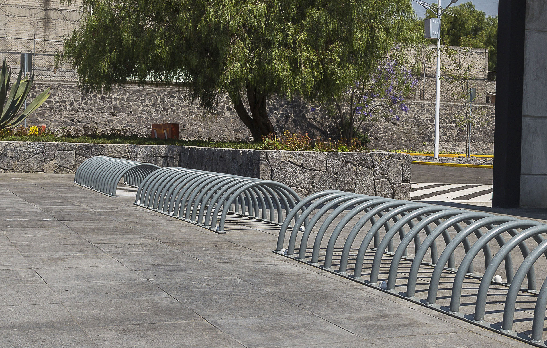 APARCABICIS GRANDE PARA BICICLETAS - 8BKE240 8BKE240 | PLAY CLUB